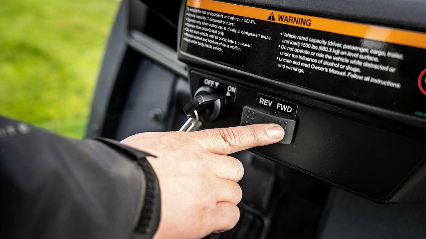 Gator™ GS électrique | Véhicules utilitaires professionnels | Véhicules ...