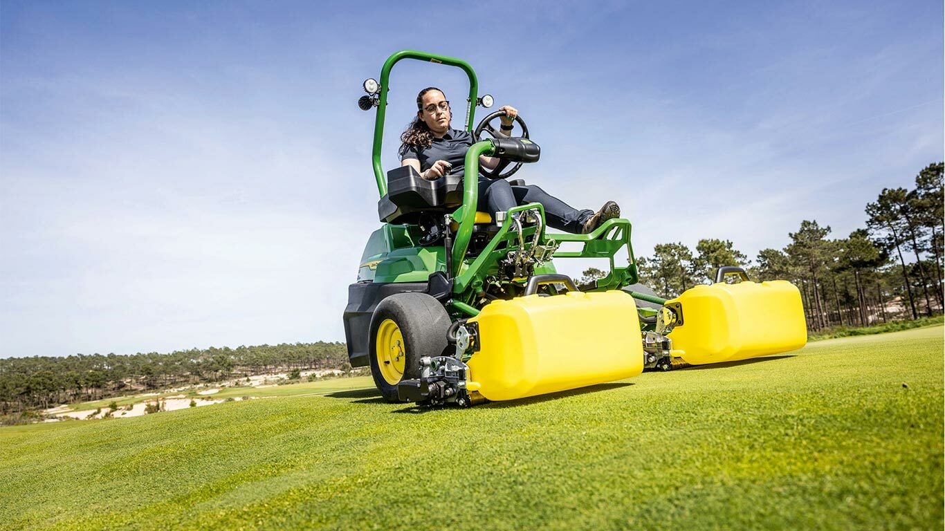 2775 E-Cut™ | Triplex-Aufsitzmäher | Golf- und Sportplatzpflege | John ...